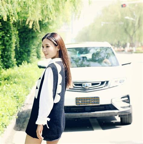 云想衣裳我想你，长腿嫂子与18款小越越的性感写真！！！ 知乎