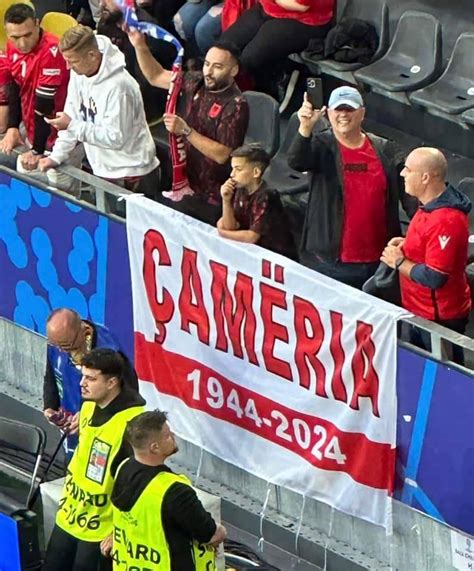 ΜΕΤΑ ΤΙΣ ΑΦΙΣΕΣ ΕΜΦΑΝΙΣΤΗΚΑΝ ΚΑΙ ΜΠΛΟΥΖΑΚΙΑ ΜΕ ΤΗΝ ΜΕΓΑΛΗ ΑΛΒΑΝΙΑ ΑΠΟ ΤΟΥΣ ΤΗΓΑΝΟΚΕΦΑΛΟΥΣ