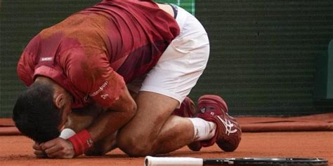Una Lesión En El Menisco Deja Ko A Djokovic En Roland Garros