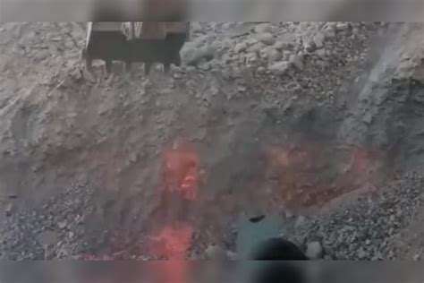 第一天上班，一铲子下去挖出这个，老板得知连夜跑路！