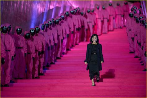 Lee Jung Jae Lee Byung Hun And More Walk Down Pink Steps At Squid Game