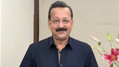मिलिंद देवरांनंतर काँग्रेसला आणखी एक धक्का बाबा सिद्दिकी अजित पवार