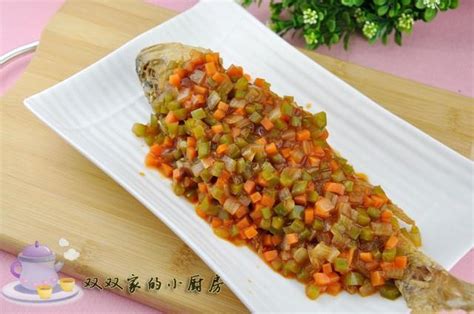 【浇汁黄花鱼的做法步骤图，浇汁黄花鱼怎么做好吃】俊良老妈 双双下厨房