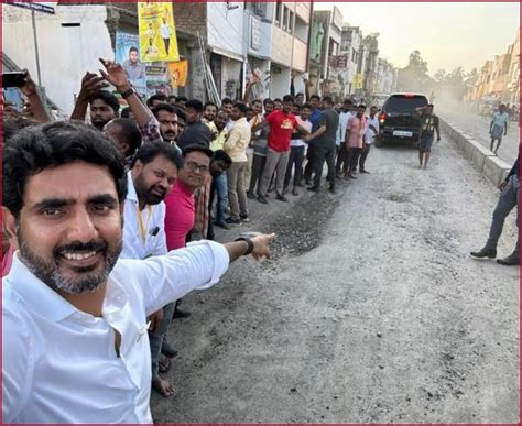 జగన్ దిక్కుమాలిన పాలనకు నిదర్శనంఈ గతుకుల రోడ్లు