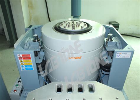 Astm D4728 Standard Vibration Table Testing Equipment With Vertical And Horizontal Table