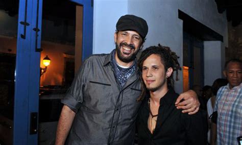 Juan Luis Guerra Y Vicente García Juntos Por Primera Vez