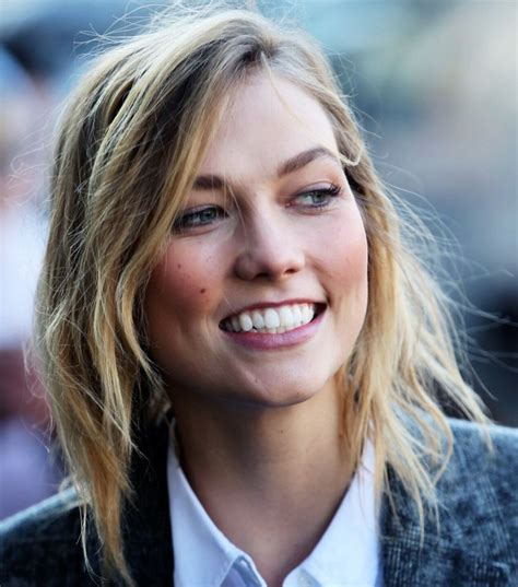 Pin By Nicole Kucera On Karlie Kloss Karlie Kloss Hottest Babes Model