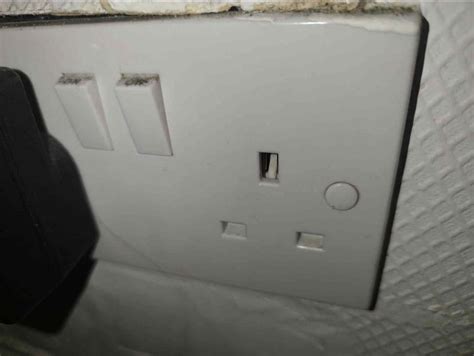 This Phone Plug Doesnt Fit Into The Socket Fully Because Of A Screw R Mildlyinfuriating