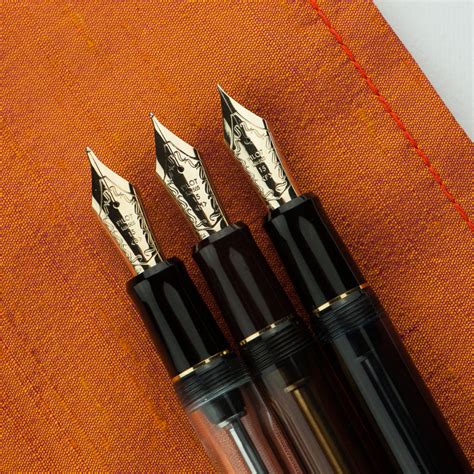 Review Pilot Custom 823 Hand Over That Pen