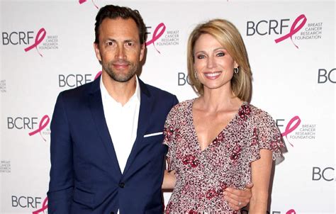 Amy Robach And Tj Holmes Pack On The Pda At Nyc Jingle Ball