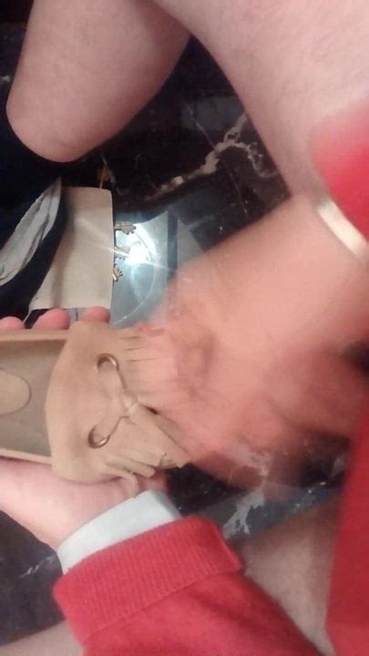 用柔软的平底乐福鞋鞋交 Xhamster