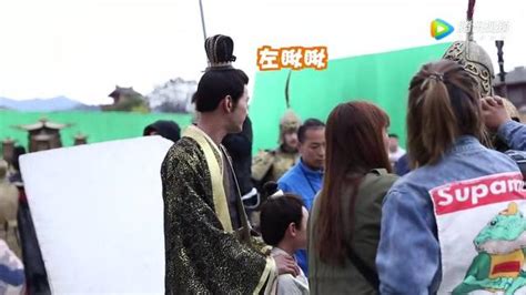 獨孤天下，呆萌太師徐正溪私下一刻不能閒，動不動就捏「兒子」臉 每日頭條