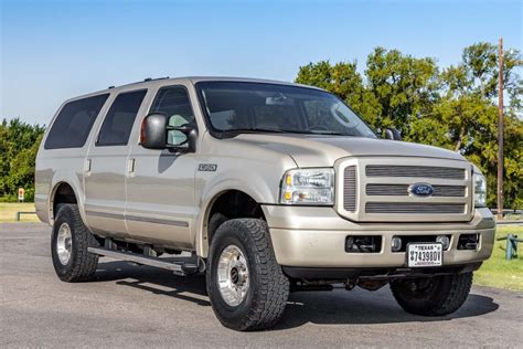 Ford Excursion 2005 Interior