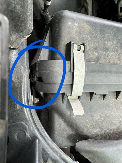 Engine Air Filter Question : r/MechanicAdvice
