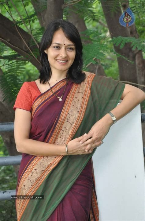 Amala Akkineni Stills Photo 37 Of 64