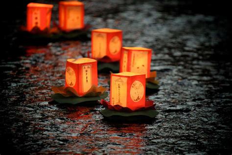 Japanese Floating Lantern Festival Toro Nagashi Tourist 43 Off