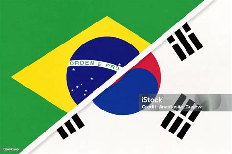 브라질과 한국 섬유의 국기의 상징 두 나라 간의 챔피언십 Championship에 대한 스톡 벡터 아트 및 기타 이미지