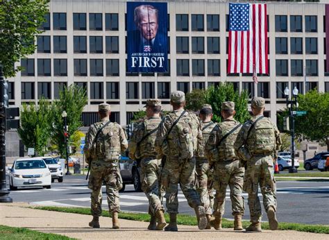 National Guard Soldiers On Patrol In Washington Dc Images