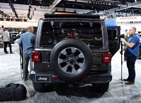 「全民瘋車」越野神車終於換代，全新一代jeep牧馬人sahara 每日頭條