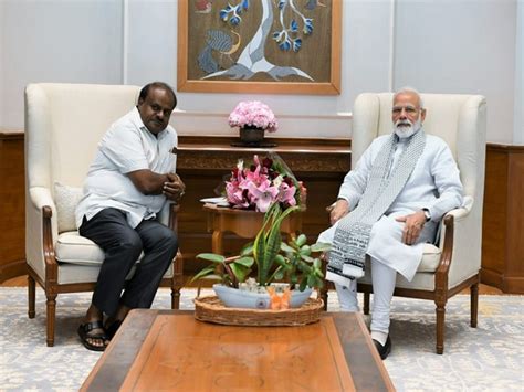 Karnataka Cm Meets Pm Modi Seeks Release Of Funds