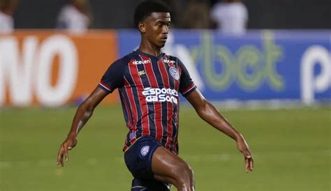 Clube Da Série B Negocia Contratação De Lateral Direito Do Bahia