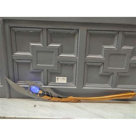 Cetro De Loki De Los Vengadores