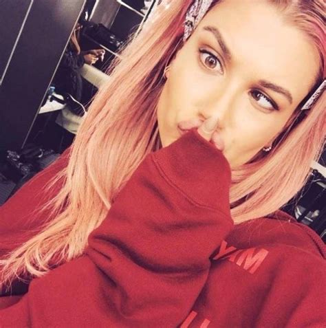 Goofy Girls Are A Special Kind Of Sexy 65 Pics