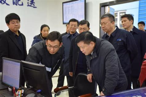 集团公司党委书记、董事长武勇到长沙动车运用所检查指导节后春运工作并慰问一线干部职工