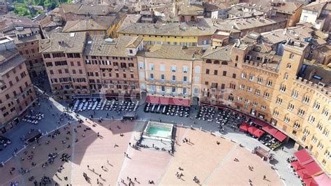 이탈리아 시에나 광장 노천카페 차양막 사진 이미지 일러스트 캘리그라피 하록작가