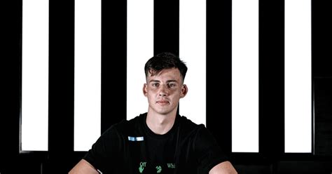 Daniil Khudyakov Verstärkt Das Torhüter Team Sk Sturm