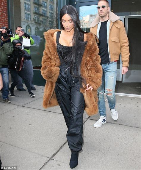 Kim Kardashians Fur Conveniently Slides Off Her Shoulders Kim Kardashian Fashion Kardashian