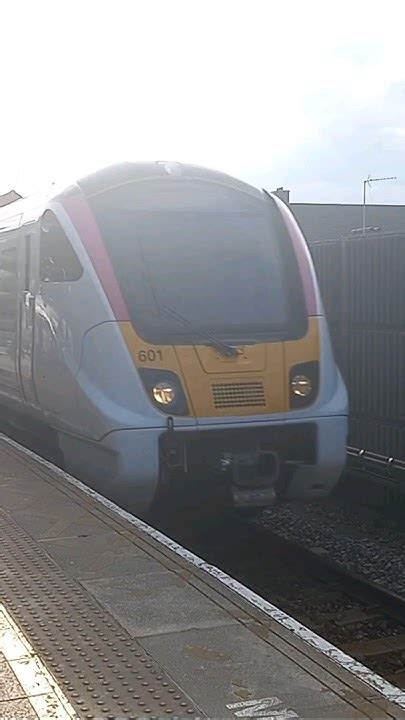720601 And 720610 Pass Through West Ham On 1b09 Youtube