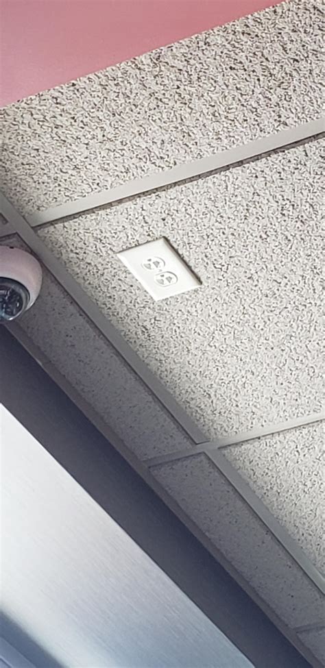 Power Outlet On The Ceiling R Crappydesign
