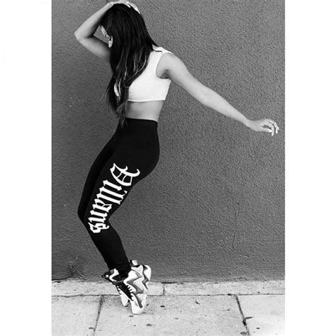 Chicks In Kicks Pic