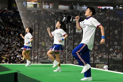 東京ガス （東京都）の応援団（決勝） 第93回都市対抗野球 写真特集3743 毎日新聞