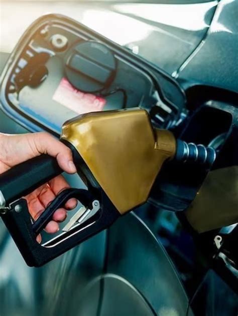 Petrol Diesel Price आज बदले पेट्रोल और डीजल के भाव News24 Hindi