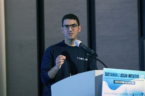 anis zarrouk presenting 3rd soi global dialogue 28oct2022 photo iisd earth negotiations