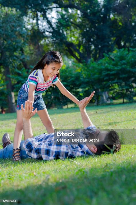 행복과 사랑 스톡 사진 딸에 대한 스톡 사진 및 기타 이미지 딸 아버지 2명 Istock
