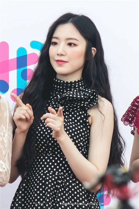 ปักพินโดย Laburi ใน K Pop