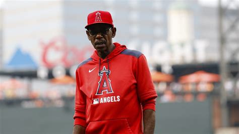Los Angeles Angels Buscan Mánager Para La Temporada 2026 La Opinión