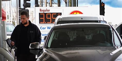 Us Gas Prices Extend Slide