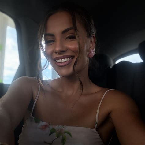 Simović Sofija 🎤 Instagram