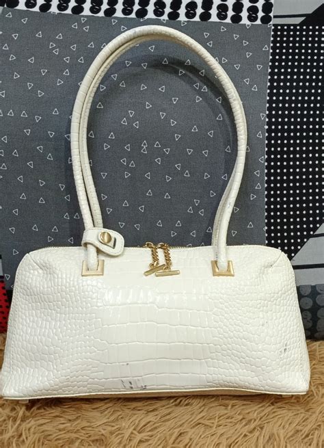 Marja kurki shoulder bag, Women's Fashion, Bags & Wallets, Shoulder ...