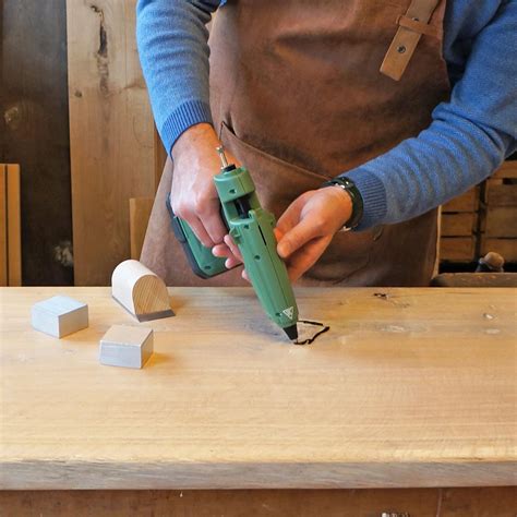 Cord Free Heating Gun For Knot Filler Wood Repairs