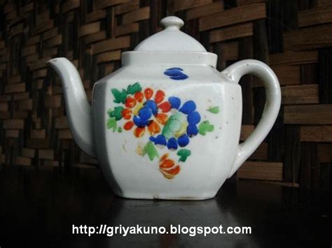 Warung Kuno Teko Keramik Lukis Bunga