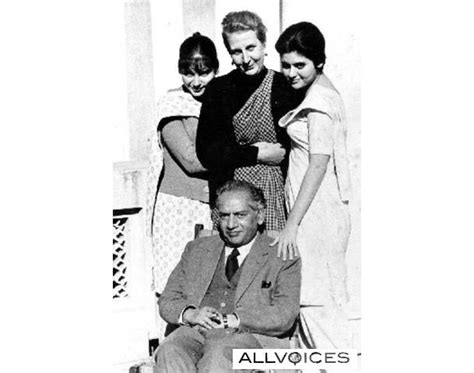 Faiz Ahmed Faiz With Wife Alys And Daughters History Photos Installation Art History