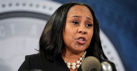 Da Fani Willis Throws A Big Trial Curve Ball Just Before Trump Booking