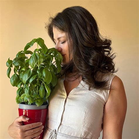 Знаю знаю Крильця в бульйоні виглядають максимально дивно Але це лайфхак італійських бабусь