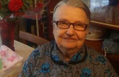 Я дізналася що син сусідів вимагає від батьків Nродати свою
