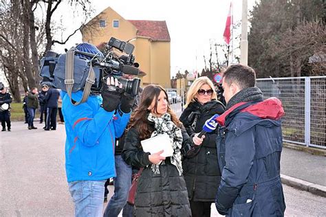 100 Identitarian Movement Foto Foto Stok Potret And Gambar Bebas